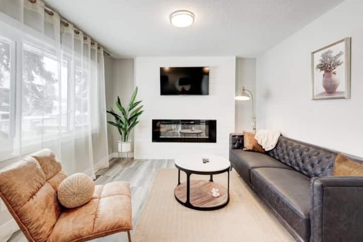 Spacious Upper Stay | Central Calgary | By 17 Ave - Calgary