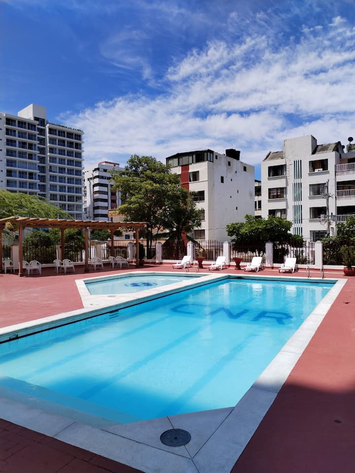 Penthouse Rodadero: Espacioso Y Cerca Al Mar - 聖塔馬它