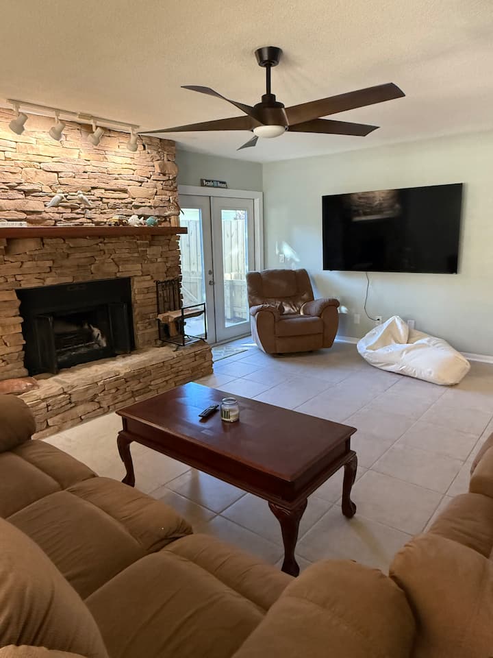 Oceans 12 Beach House - Ormond Beach, FL