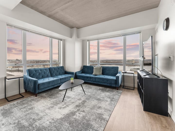Stunning View 2br 2ba Condo High-end Building - Somerville, MA