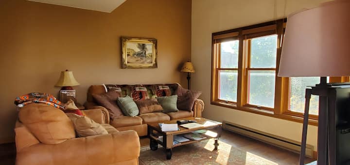 Quiet Mountain Views In Town W/hot Tub & Sauna - Durango