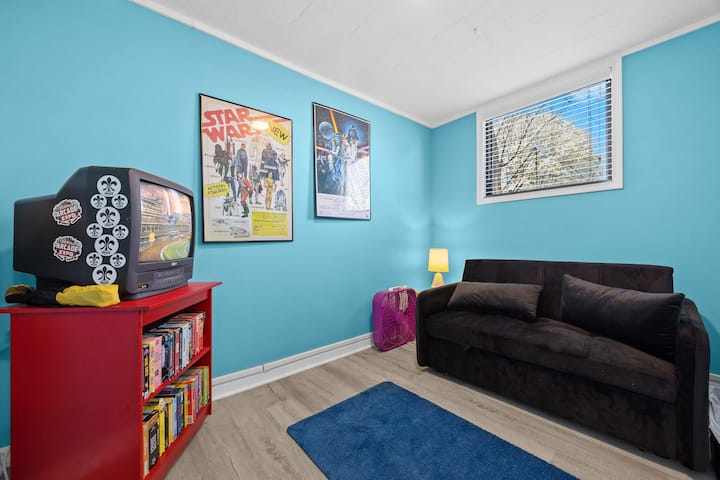 Bright & Cozy Germantown Unit Near Churchill Downs - Louisville, KY