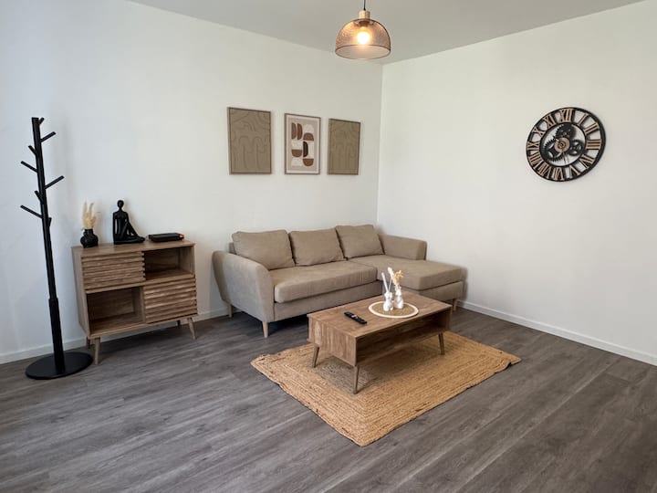 Gîte Complet Avec Jardin, Chaleureux & Confortable - Meuse