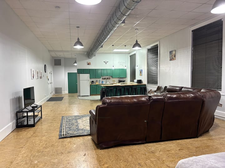 The Z Lofts 2a - Sleeps 2 - Beacon, IA