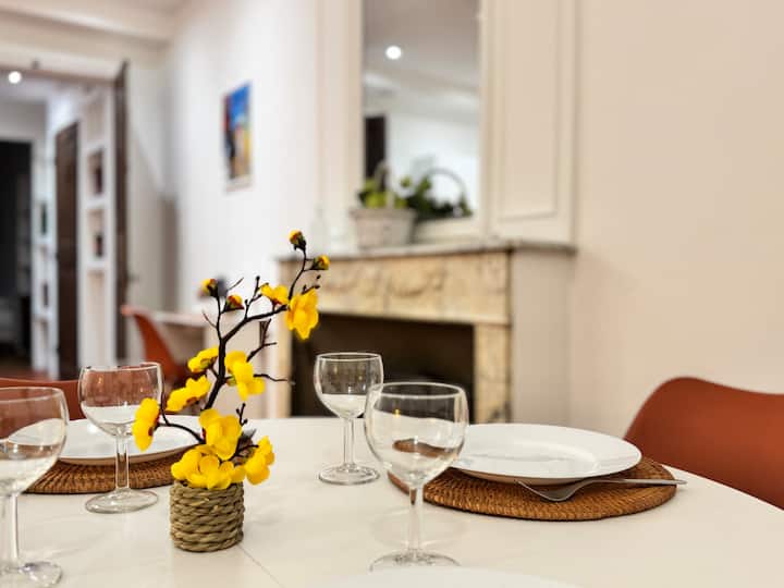 Grand Appartement Au Centre Historique De Grasse - Grasse