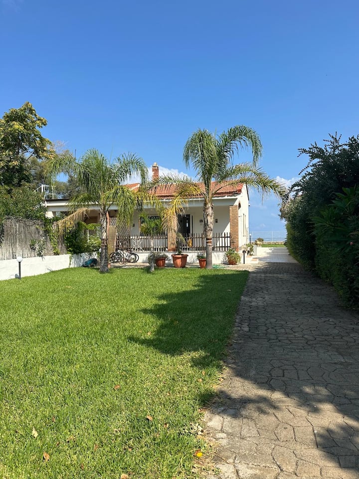 Villa Cristina - A 20 Metri Dal Mare - Tusa