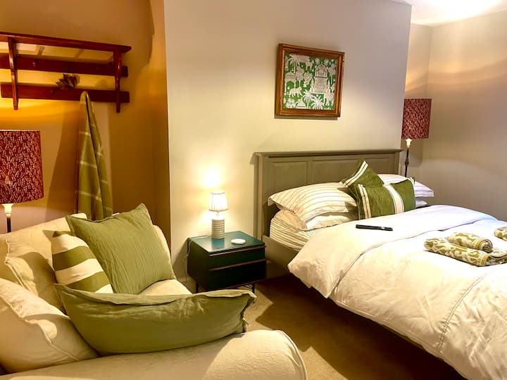 Taunton, Central, Parking, Patio. A Boutique Vibe! - Taunton