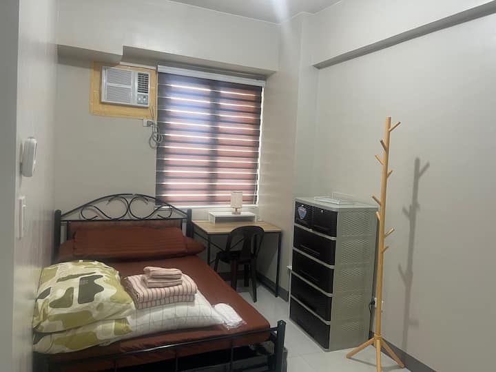 Jp Solana Staycation At Suntrust Solana Manila - Manille