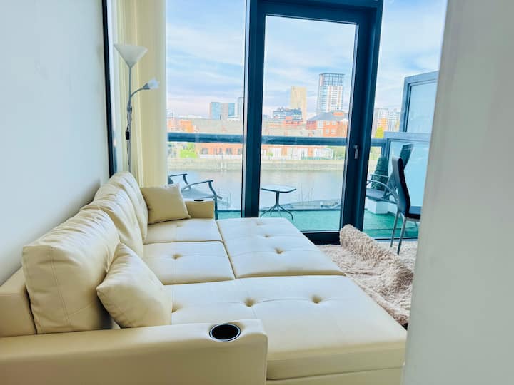 River View Retreat With Balcony Salford - Manchester