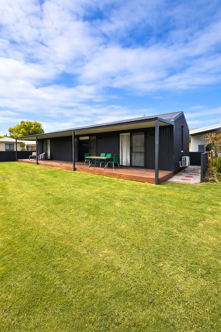 Little High Tide - Our Coastal Tiny Home. - Lancelin