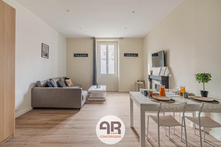 La Reyhome - T2 Rénové - Proche Centre Et Gare - Échirolles