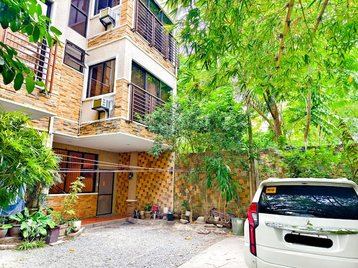 Townhouse 4br Free Parking Near It Park Cebu City - 세부