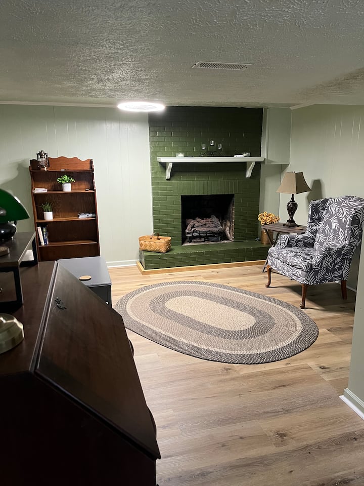 Peaceful Cottage Apartment - Lynchburg, VA
