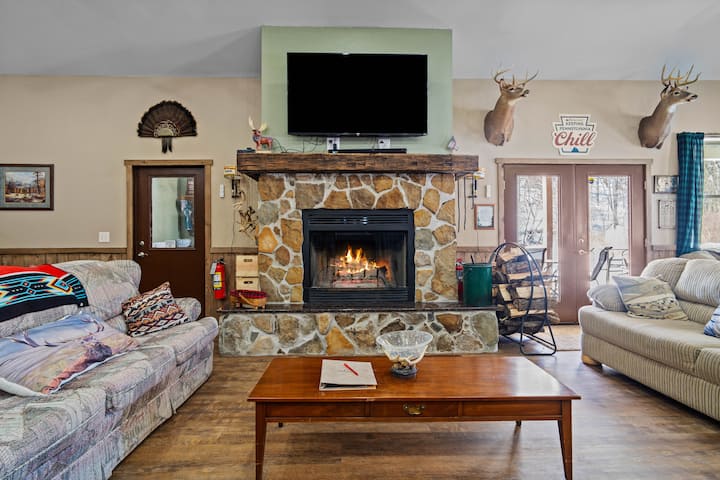 Secluded 24 Guest Lodge | Elk Country Pa| Fire Pit - Treasure Lake, PA