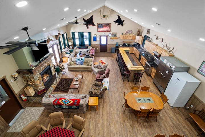 Secluded 24 Guest Lodge | Elk Country Pa| Fire Pit - Parker Dam State Park, Penfield