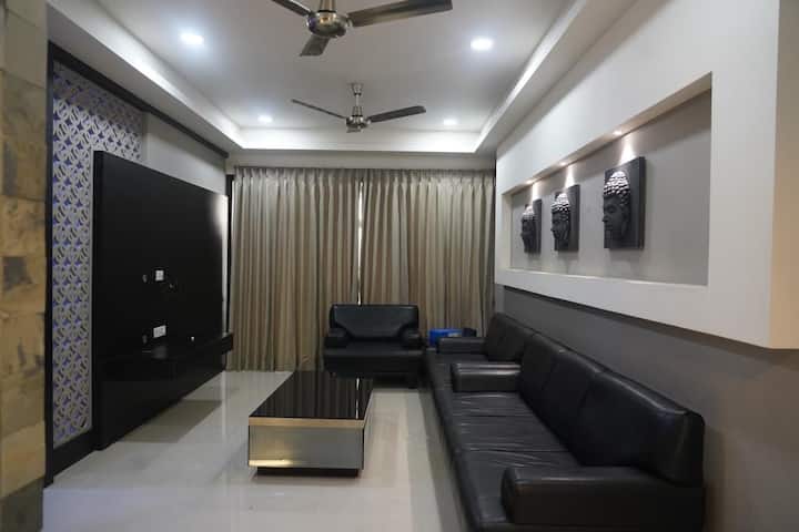 Modern 3br/3bath Cozy Apartment - Anand