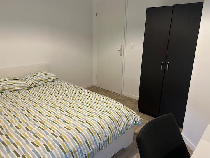 Chambre Confortable à Pontoise - Pontoise