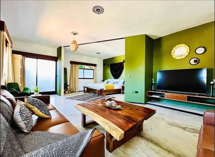 8 Rooms 10 Bathrooms, Top Location - Playa del Carmen