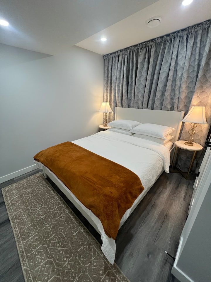 Walkout Basement Suite - Airdrie