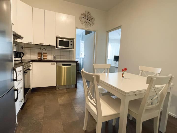 City&sea | 2 Rooms+kitchen | 4 Beds | Wifi | 54m2 - Helsinki