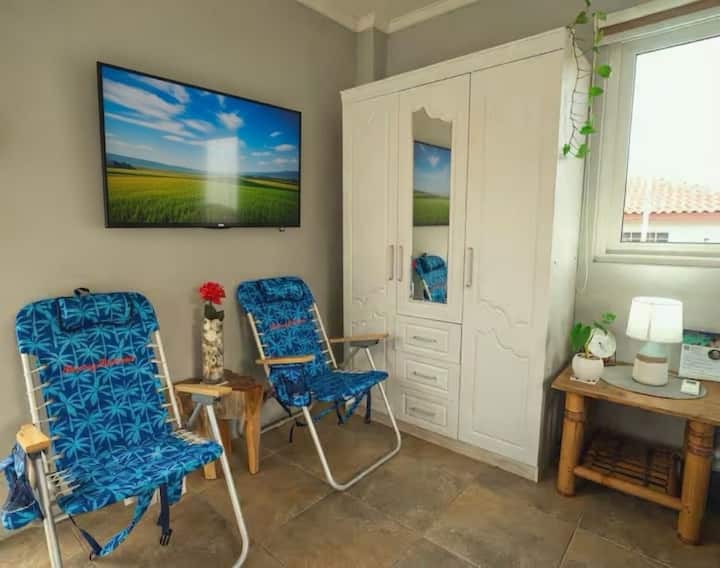 Cozy Poolside Studio Escape - Aruba