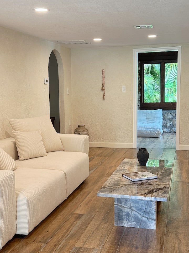Chic & Comfy Home W/ Tropical Garden & Fire Pit - North Fort Myers, FL
