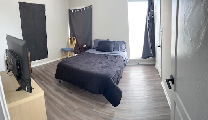 Private Room With Private Bath - Austin, TX