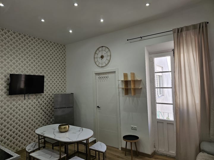 Apartamento De Lujo De 2 Dormitorios Con Balcón.1 - Alicante