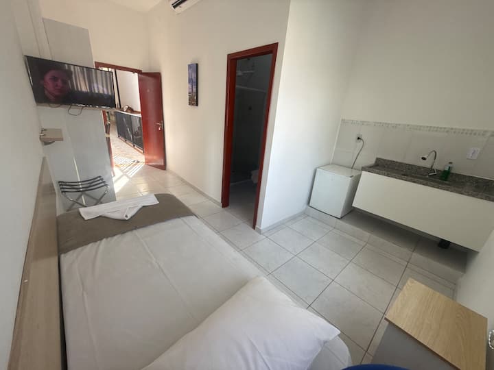 Kitnet 111 Ar Cond, Roupas Cama, Tv Frigobar Wifi - Taubaté