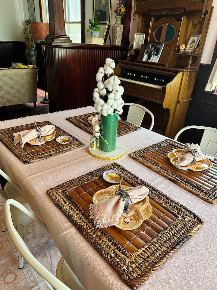 Rafiki Bungalow Room 1: Ybor, Port, Downtown - Tampa, FL