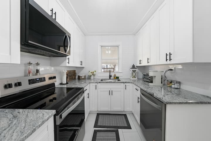 Gordon Grace
Less Then 5 Minutes To I-4. - Plant City, FL