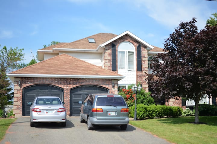 The Liberty House (Elegant, Stylish, Spacious) - Charlottetown