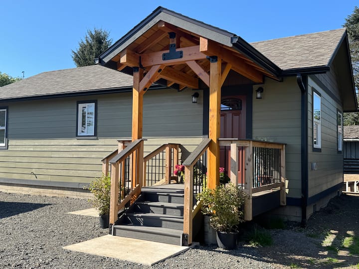 Garden House, Brand New Home! - Forks, WA