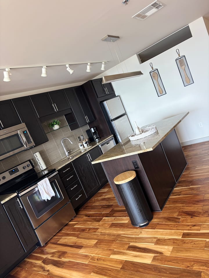 Cozy Inn - Turtle Creek - Dallas