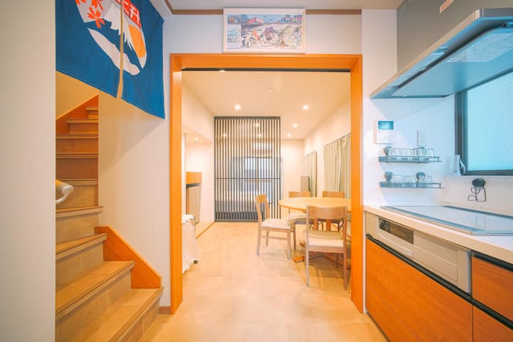 全新！福岡市博多区临近天神徒步10分钟或车程5分即可到达，整栋一户建。上下两层近100平方米宽敞舒适 - Tenjin