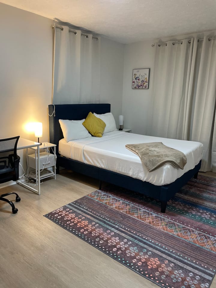 Casablanca, Bright And Spacious - Cleveland, OH