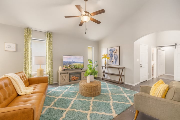 Desert Views + Chill Vibes — Your El Paso Retreat - El Paso, TX