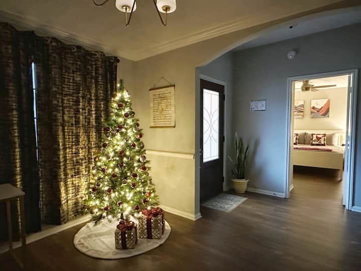 For Traveling Families, Professionals, And Groups - Pearland, TX