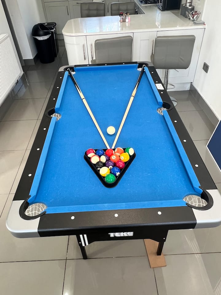 The Grey Mansion Near Manchester City, Co-ops Live - Manchester