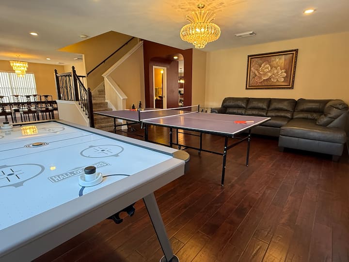 281 & 1604 6 Beds Ping Pong & Air Hockey Table - El Chaparral - San Antonio