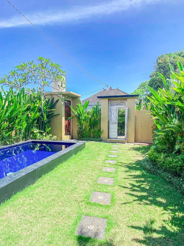 Quiet 2br Villa Batu Bolong | Fast Wifi, Parking - Canggu