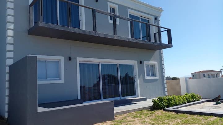 Traditional Family Home - Jeffreys Bay