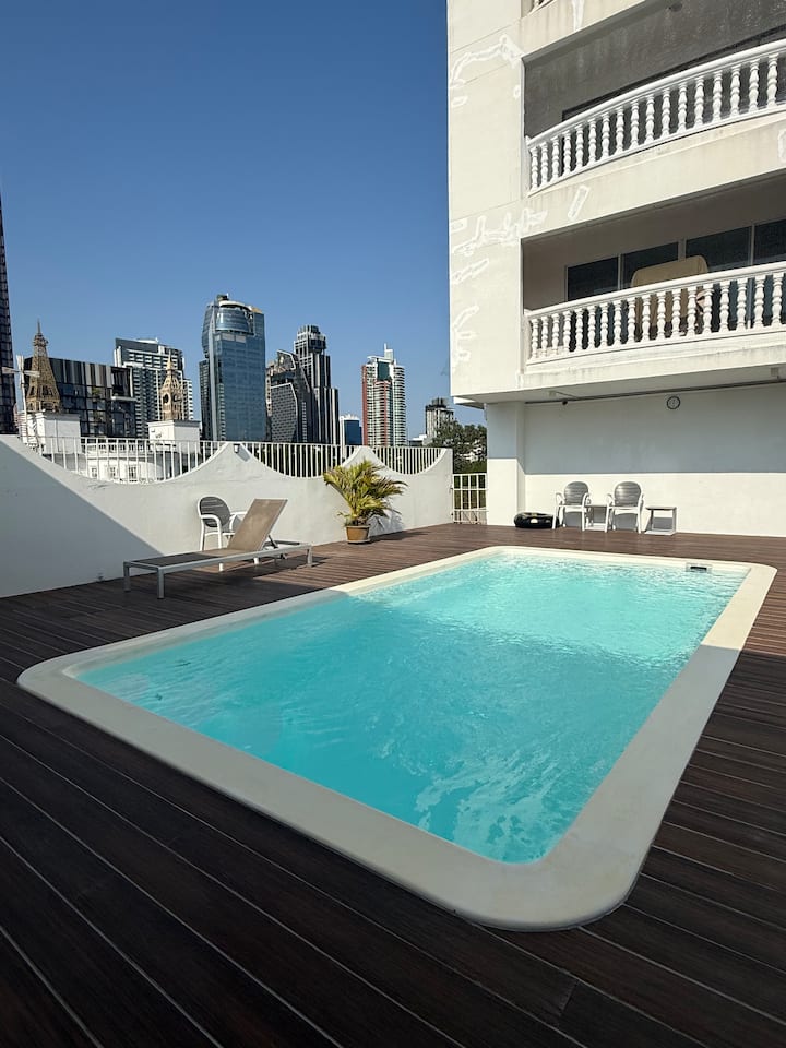 Nearbts&quiet/kingbed/cityviewbalcony/gym/fastwifi - Khlong Toei