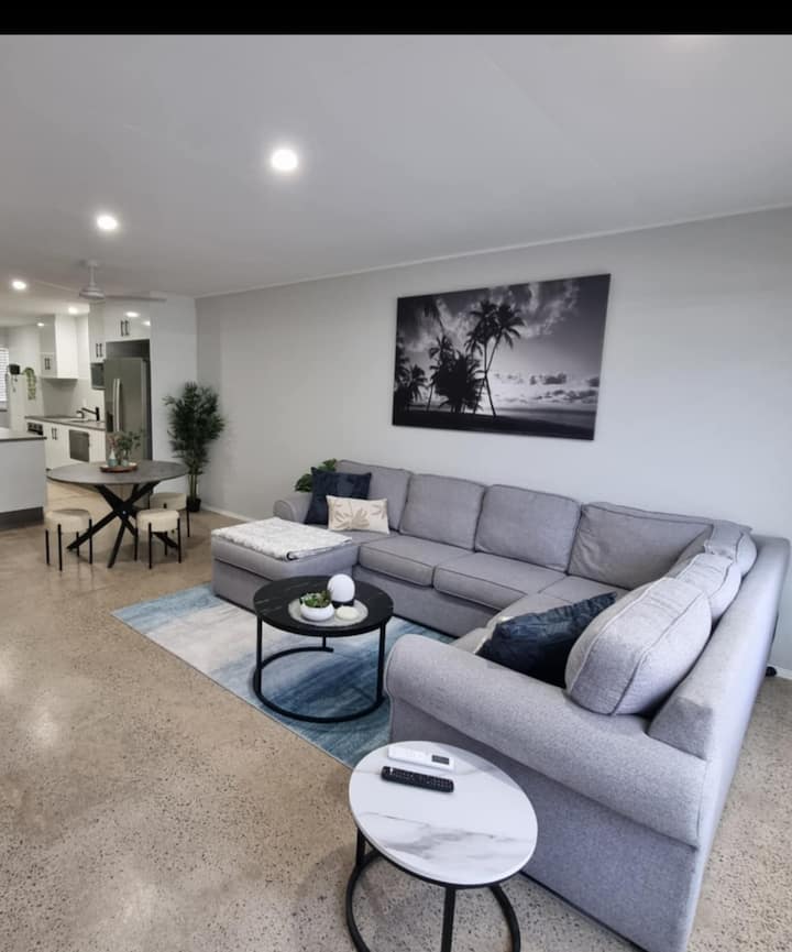 Modern Stylish Apartment - Townsville