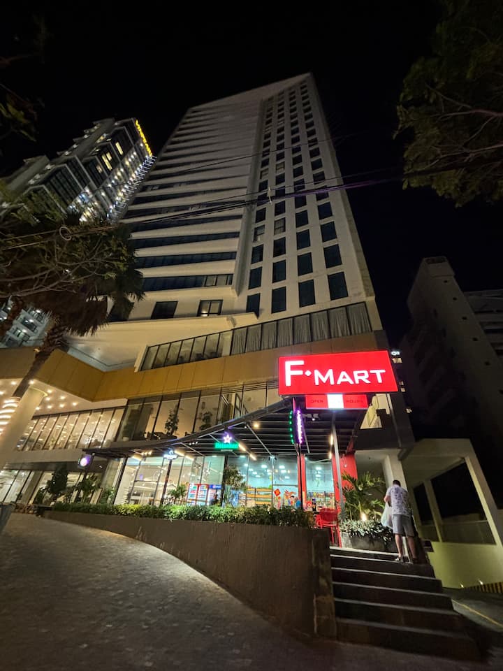 Starcity Seaview-1min Walk To Beach- Free Pool/gym - Vĩnh Thái