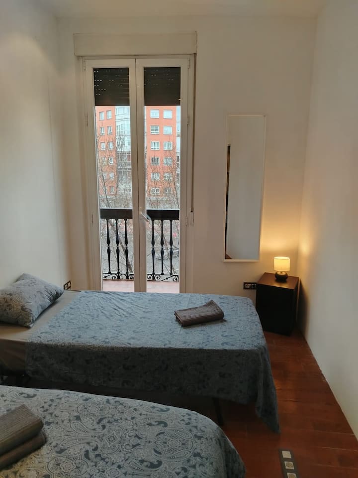 Acogedora Habitación Triple Madrid - Madrid