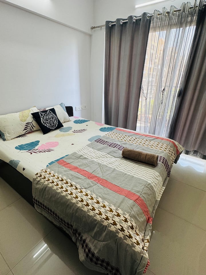 Homely 2bhk Near Airport-railway - 푸네