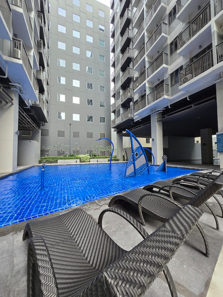 Stylish City Escape | Pool | Steps Away From Moa - Pasay