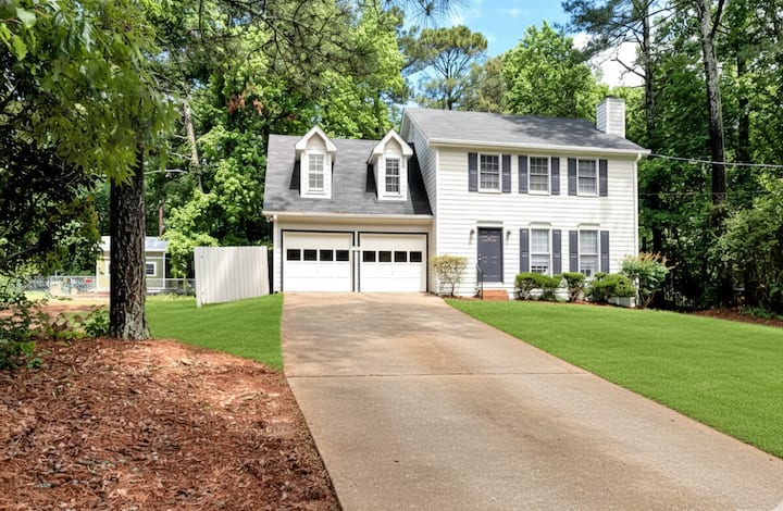 4br W/ Nature Views, Firepit And Close To Trails! - Suwanee, GA
