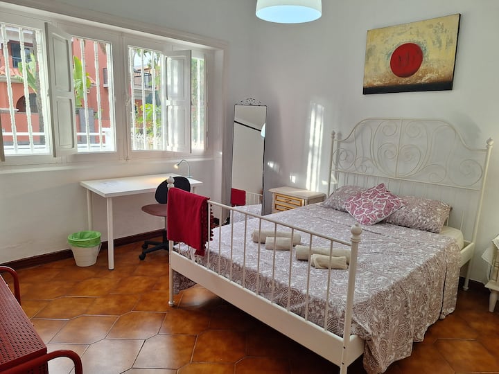 Comfortable Room In Nomad Villa - Las Palmas de Gran Canaria